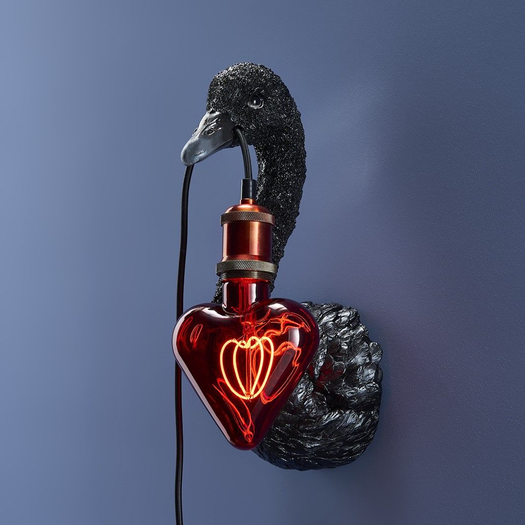 Svanen Baby Petra vegglampe – Abel Concept AS